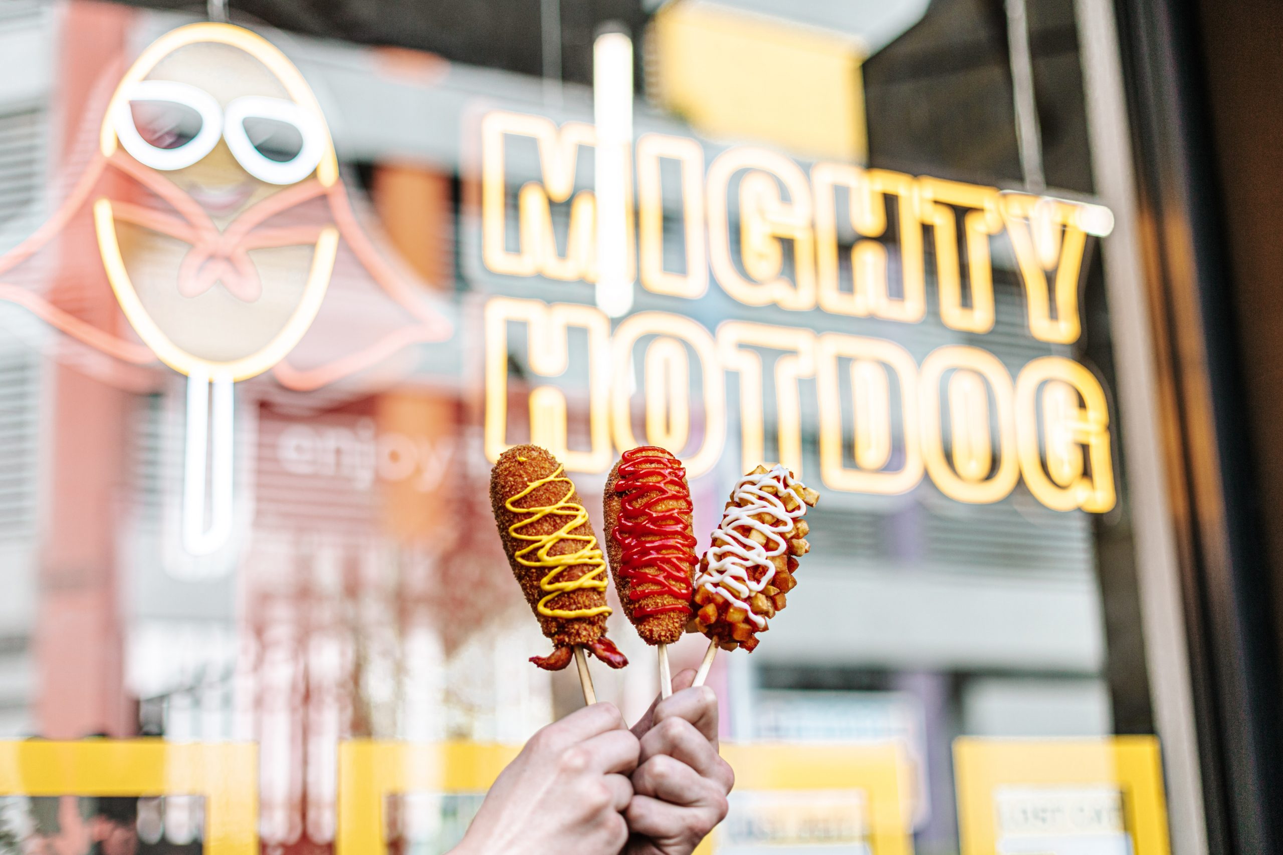 MIGHTY HOTDOG | Jon Mat Taeng