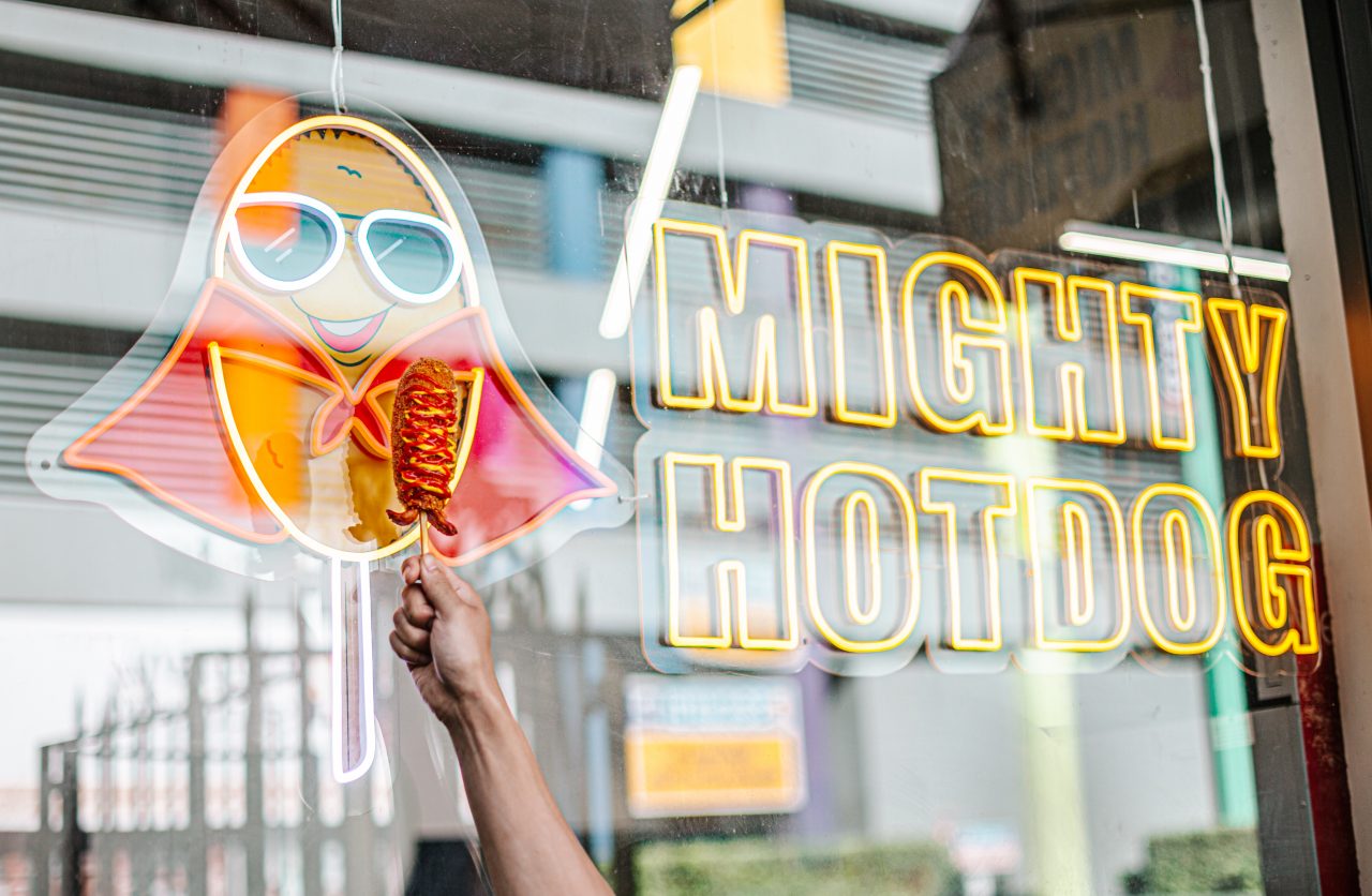 MIGHTY HOTDOG | Jon Mat Taeng